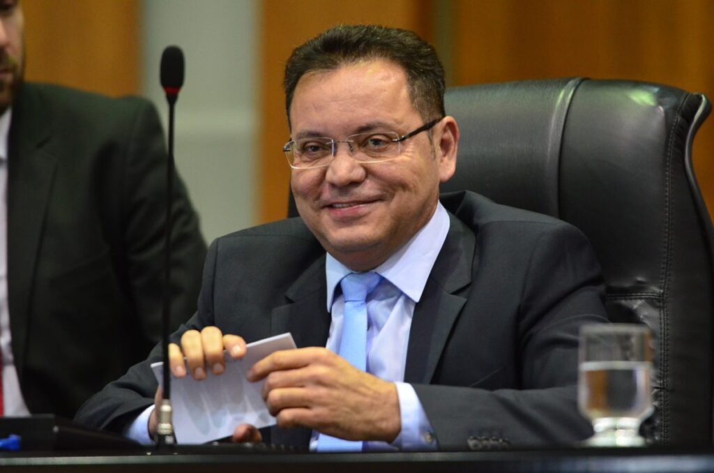 Botelho volta à presidência da ALMT – Muvuca Popular